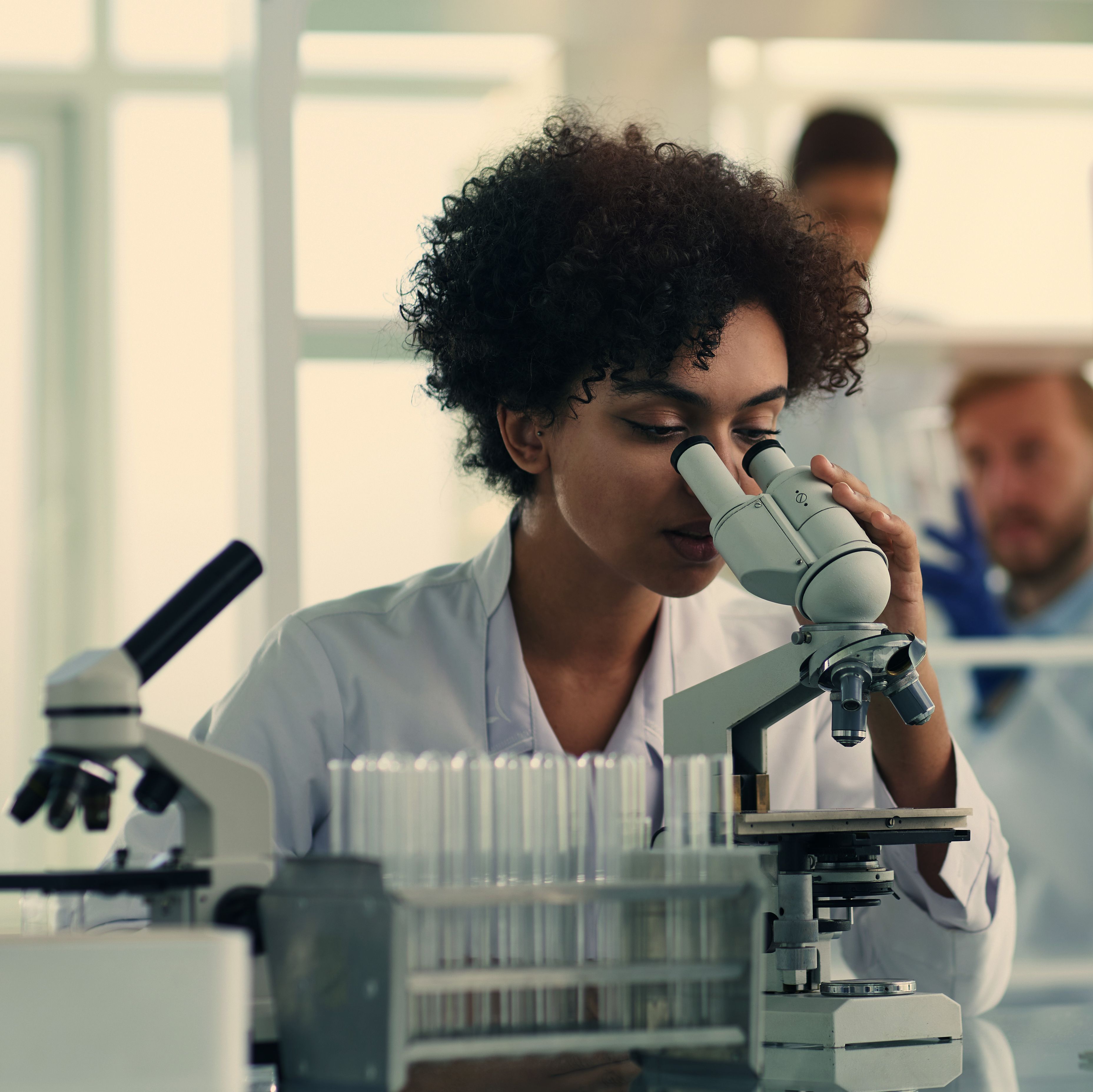 Digitalization consulting for chemicals and cosmetics | COSMO CONSULT